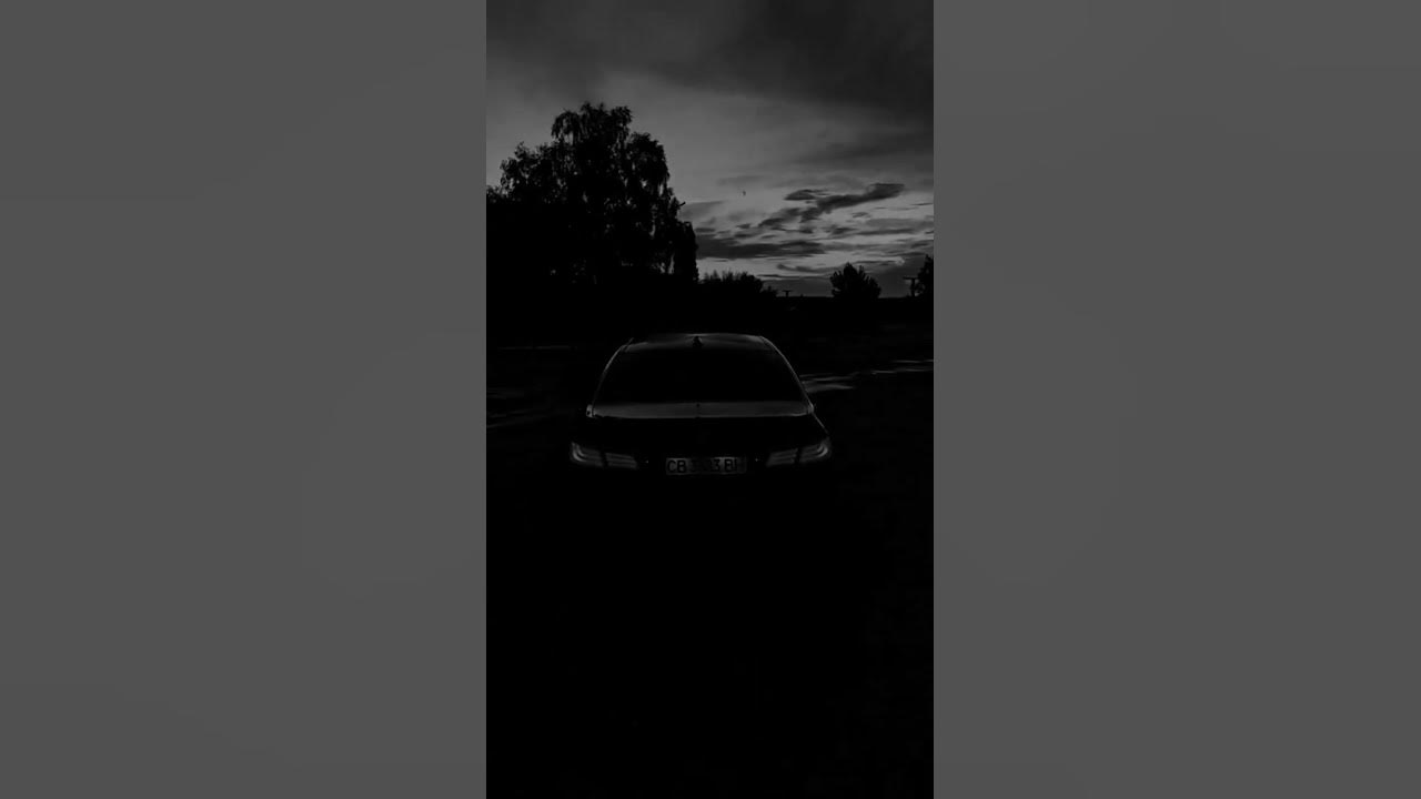 Маленький домик стоит у реки 🏕 Youtube