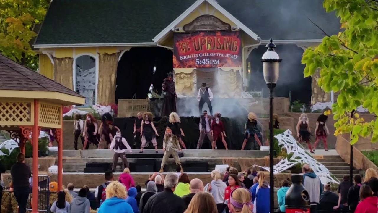 Fright Fest Uprising and Parade 2016 (Six Flags Great America)parade ...
