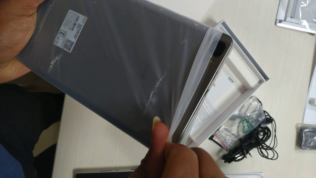 LYF Tablet FX FL7008 Black unboxing - YouTube