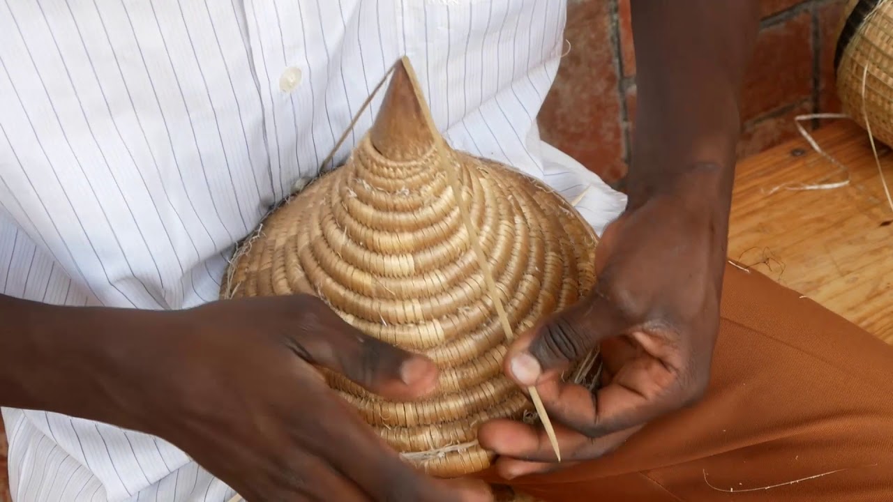 The making of a Rwanda Peace Basket - YouTube