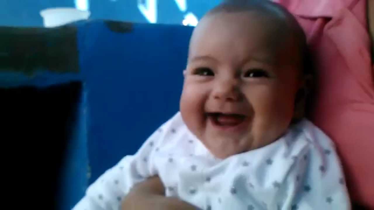 Mi prima Ileana - Bebe de 3 meses riéndose a carcajadas - YouTube