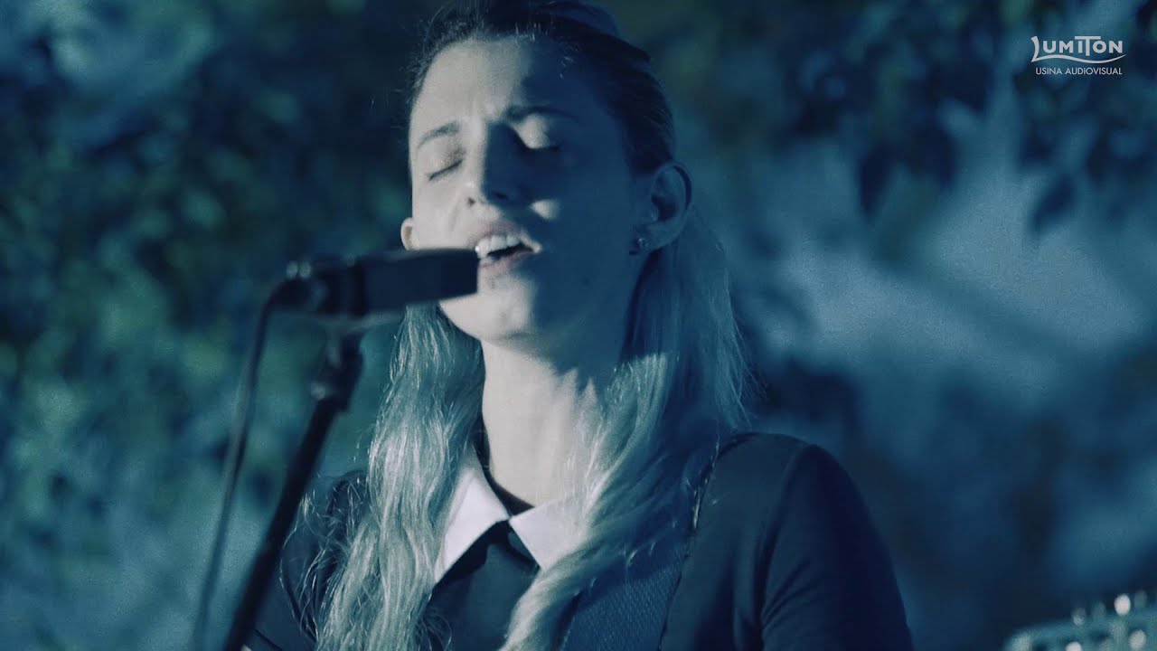 Marina Fages - La Realidad (en vivo) - YouTube