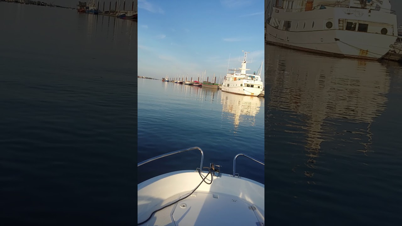 River Crouch entering Essex Marina Wallasea Island - YouTube