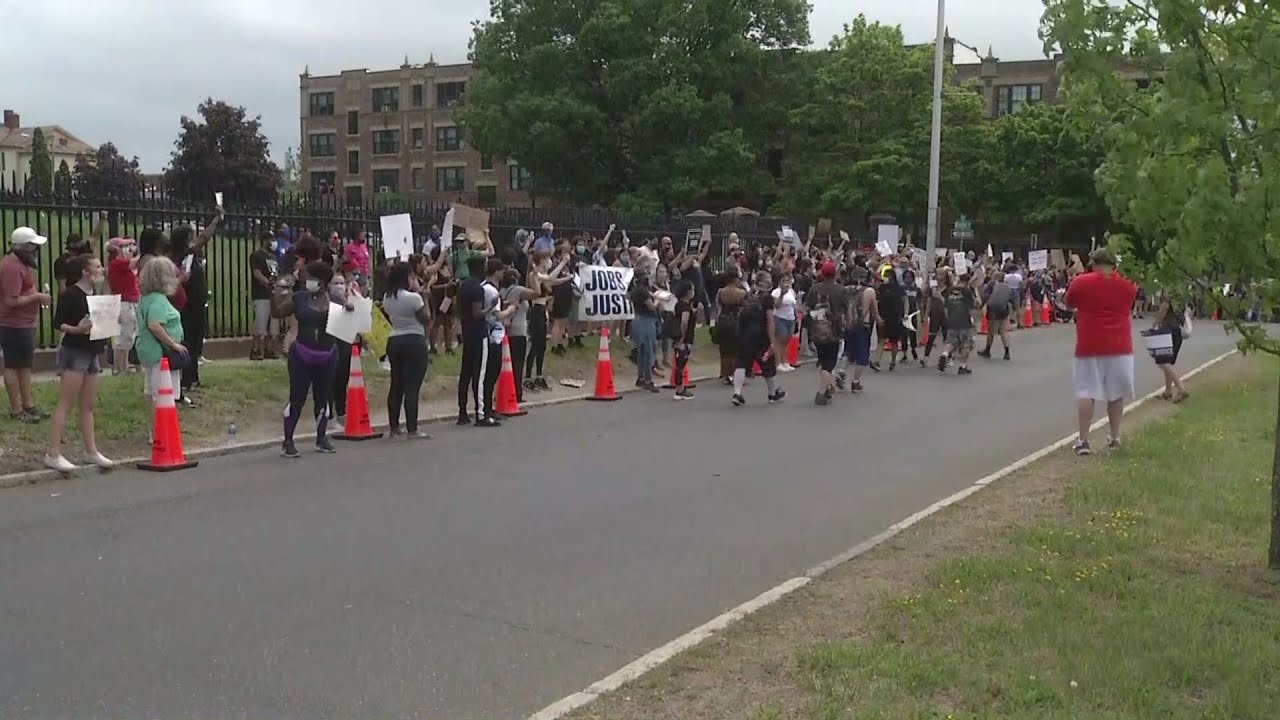 RAW: Peaceful protest in Springfield to honor George Floyd - YouTube