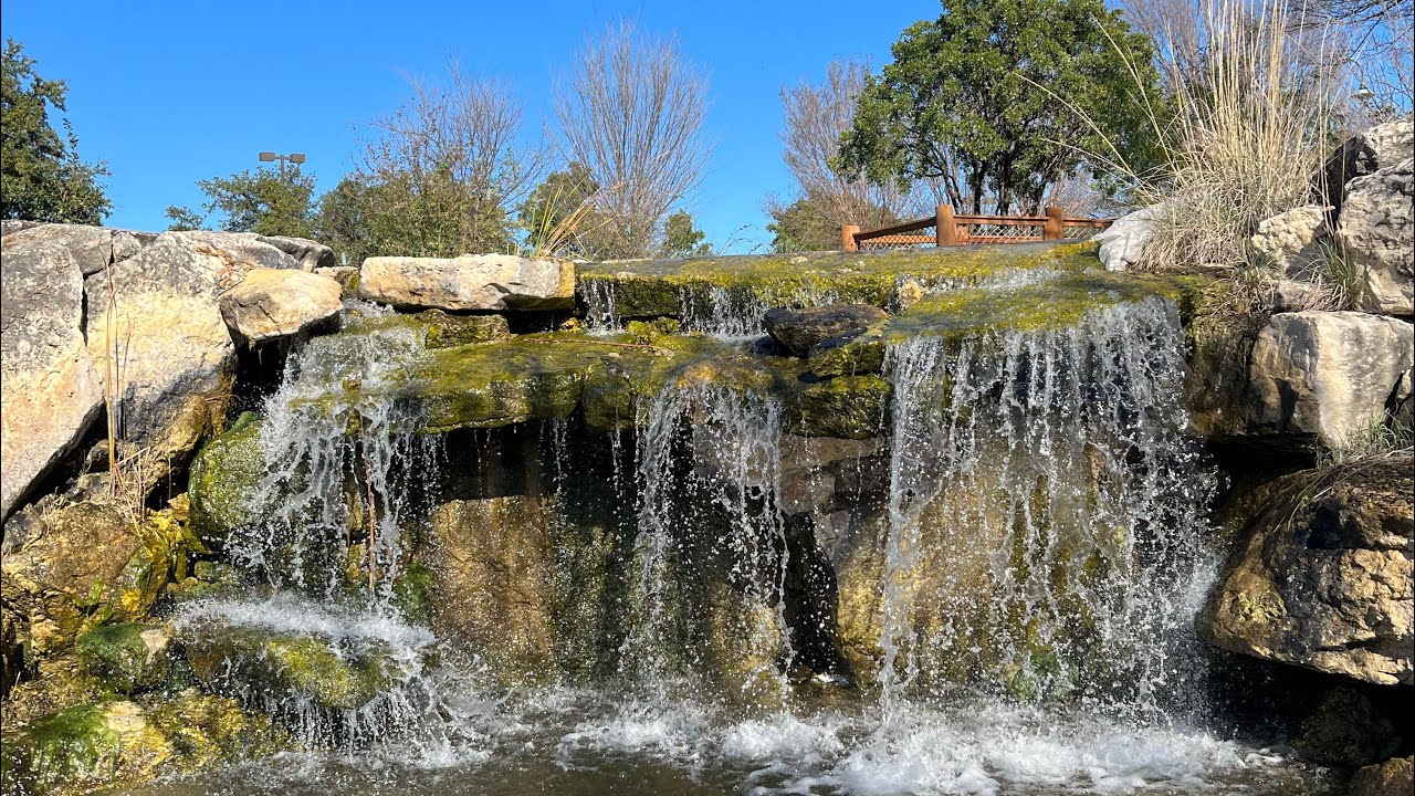 30 minutes of painfully bad geometry world gameplay and ads😃 - YouTube