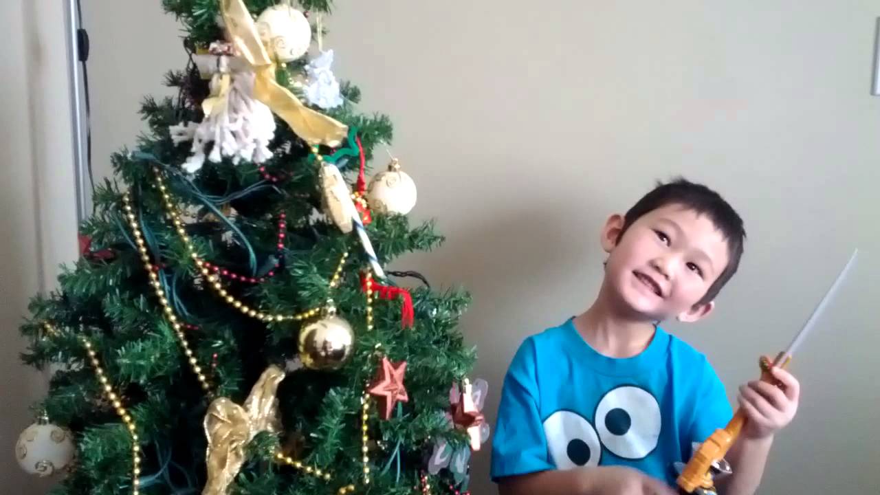 Chris: Christmas tree what do you see? - YouTube