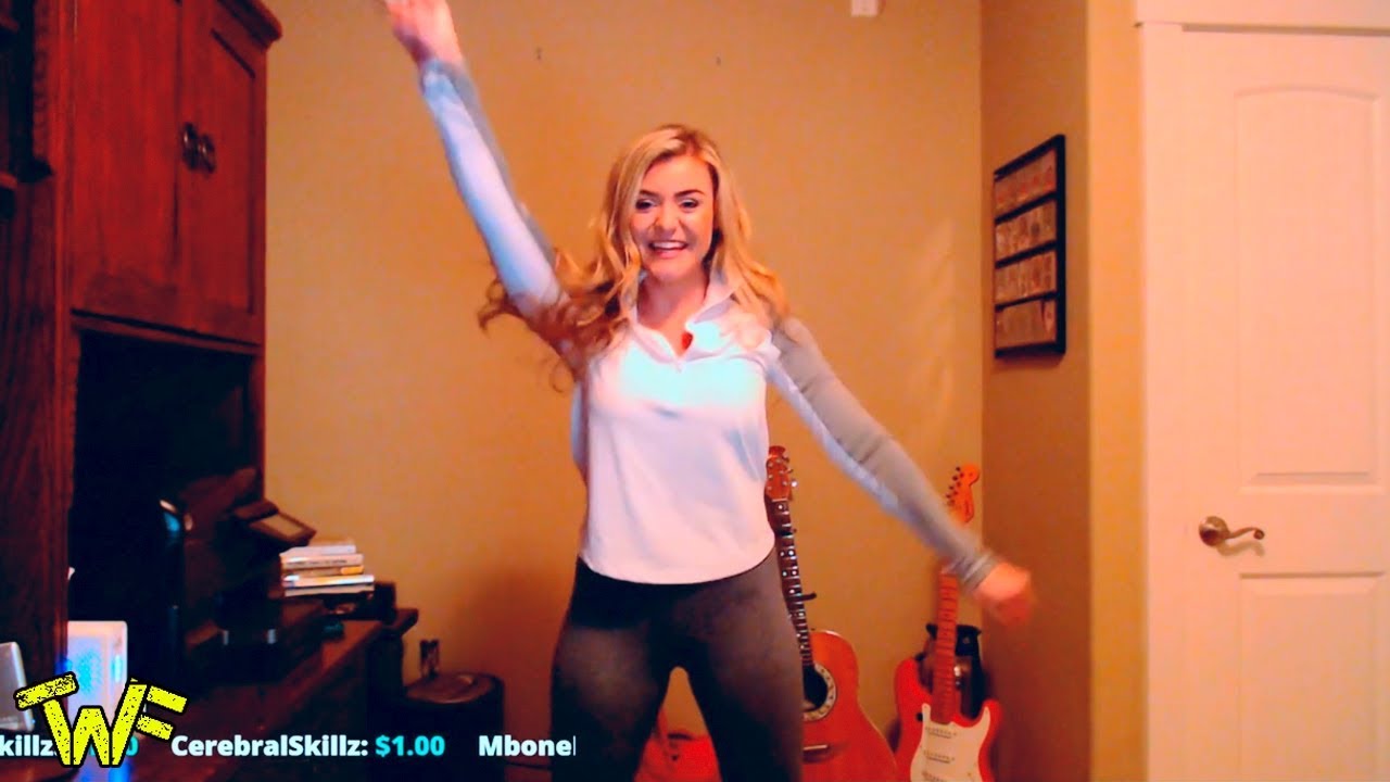 BrookeAB dancing on twitch stream - YouTube