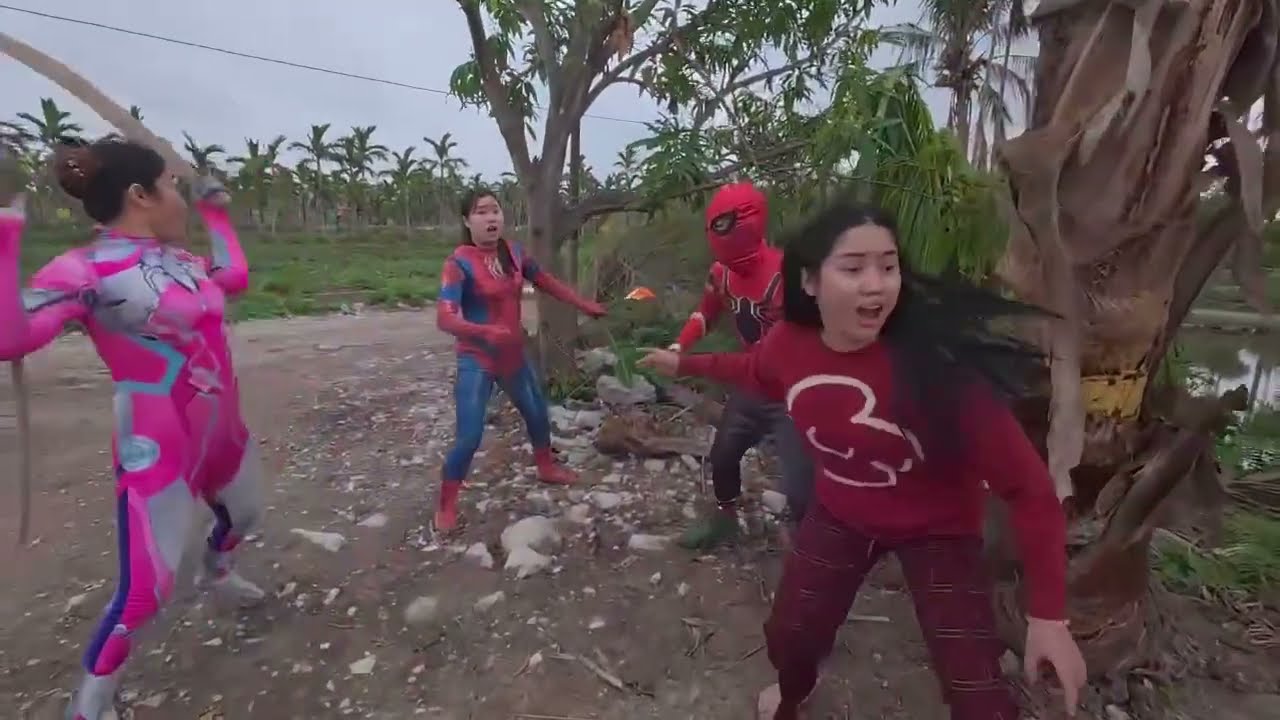 The brave Spider-Man team used all weapons to destroy the monster and ...