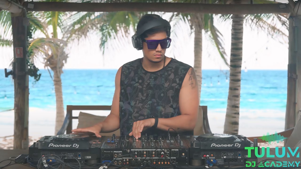 Melodic Techno DJ Set On Tulum Beach By DS 1 | Tulum DJ Academy - YouTube
