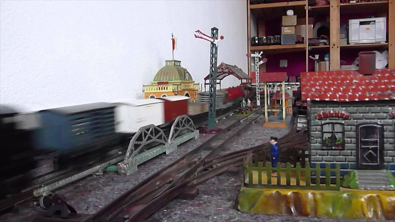 Vintage tinplate 0 gauge live steam: Bowman 300 tank loco - YouTube