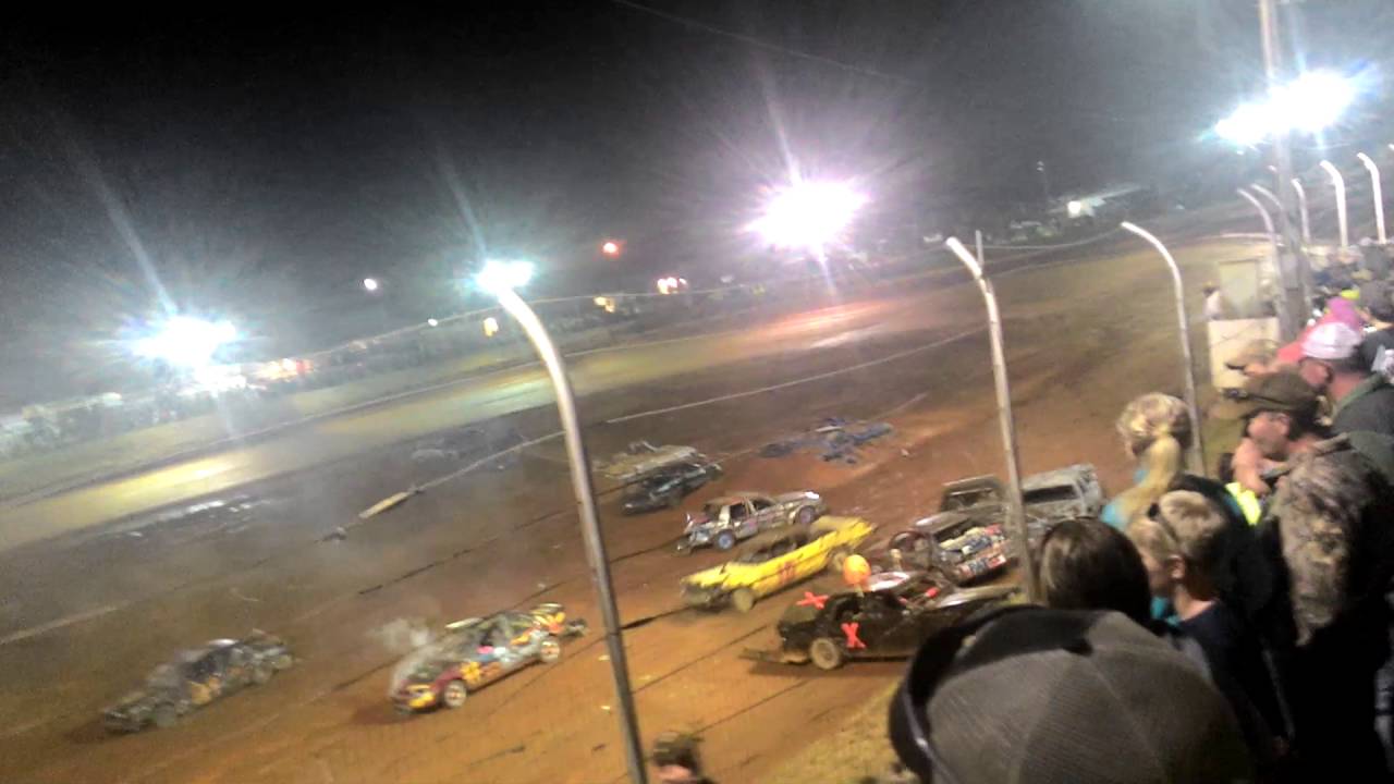 Demolition derby at tri county race track - YouTube