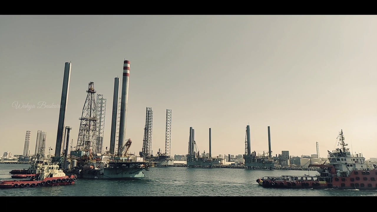Rig Move Operation AHT Wassay and AHTS Lanpan 32 Rig Delma - YouTube