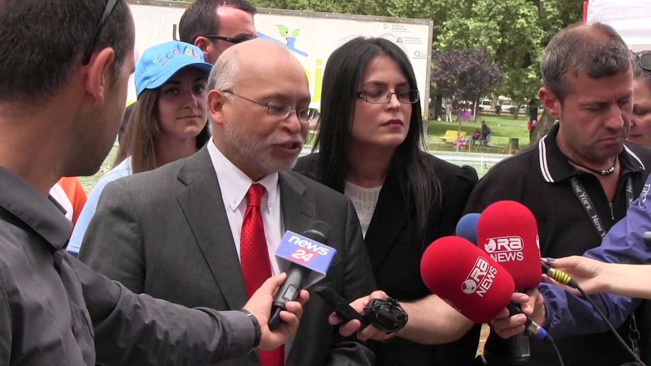 Une Ricikloj - Ambasadori Amerikan e vlereson me cmimin ACT NOW - YouTube