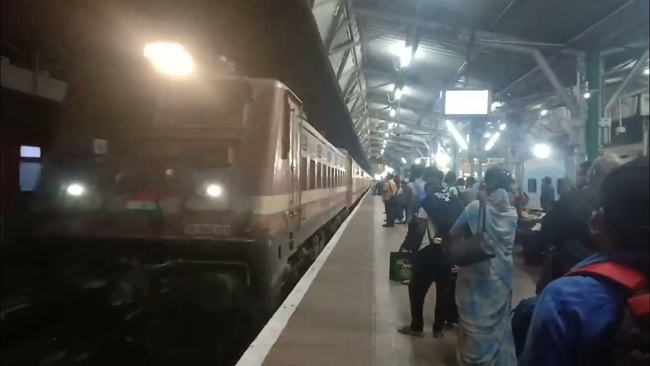 Hampi Express Arrival at KSR Bengaluru | Indian Railways - YouTube