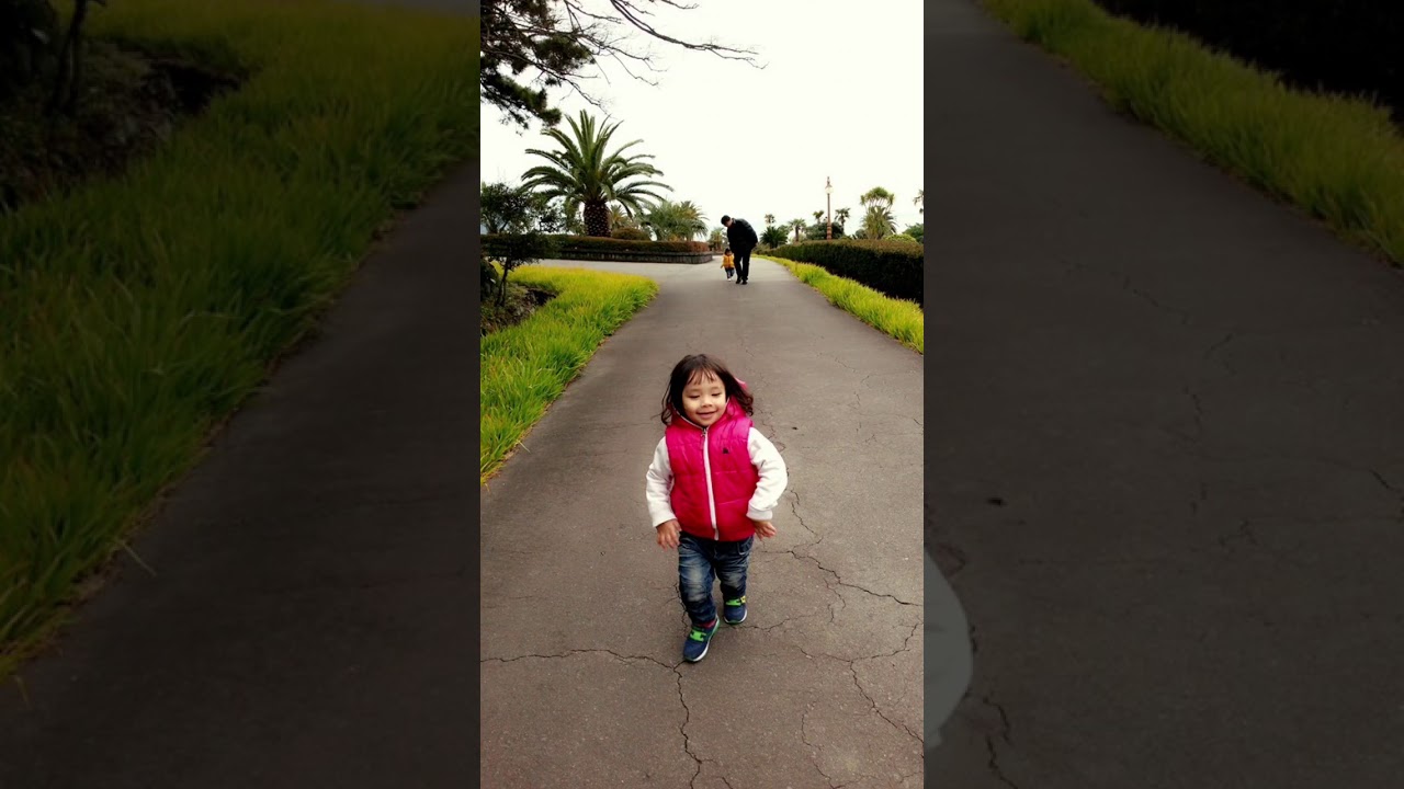 My kids Choi & apple - YouTube