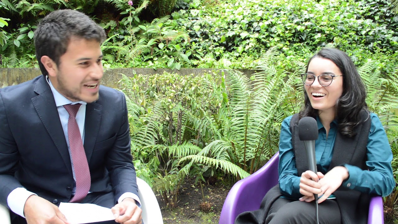 Conociendo a Daniela Angulo - YouTube