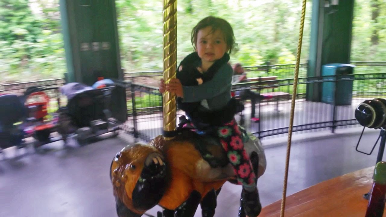 Eloise Loves the Bronx Zoo Bug Carousel - YouTube