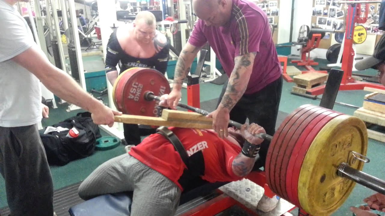 Kyle vauls 350kgs to the 4 inch board - YouTube