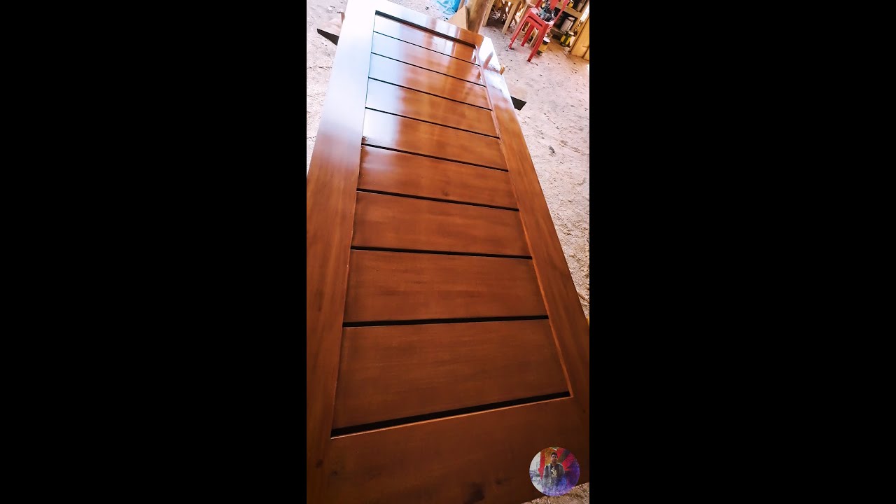 Two-tone Varnish on a Solid Panel Door | Wood Varnish Tips - YouTube