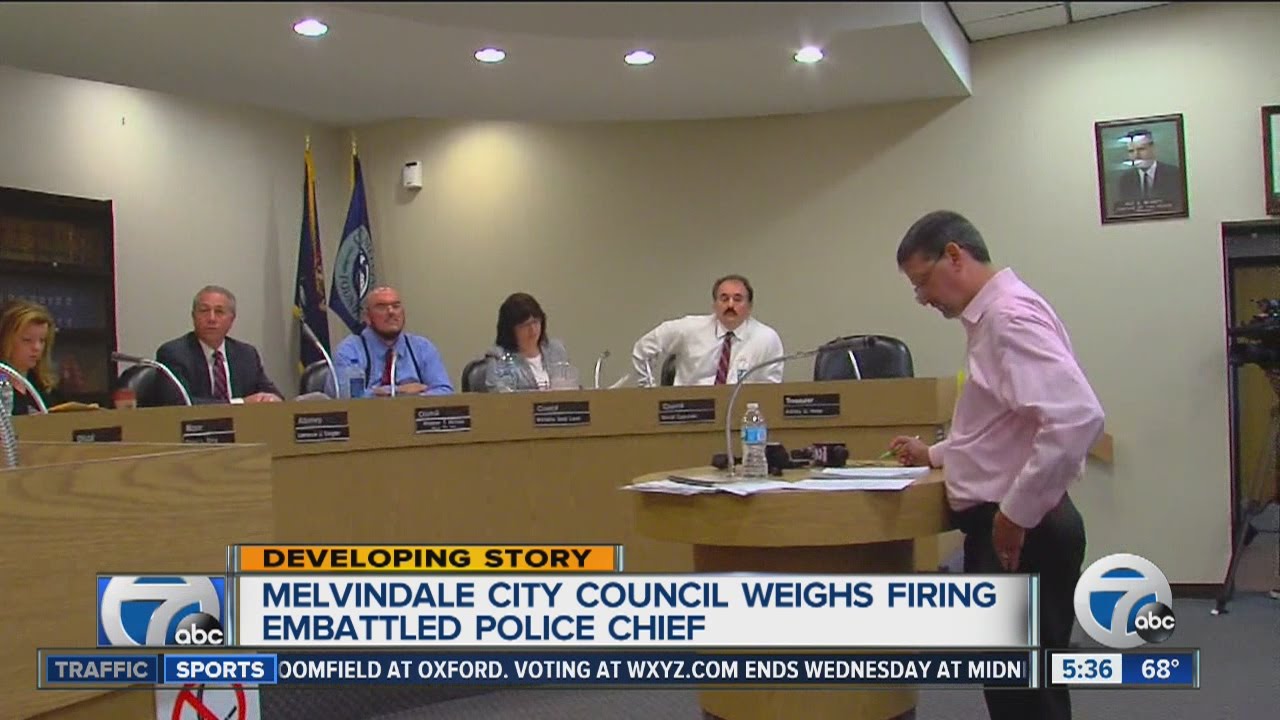 Melvindale City Council weighs firing embattled police chief - YouTube