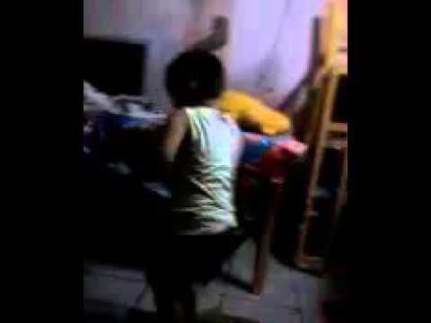 menino dancanda Mc sapão