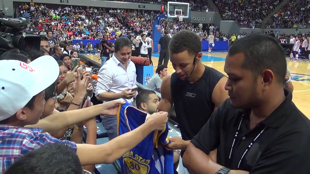 Stephen Curry dazzles Filipino fans at MOA Arena - YouTube