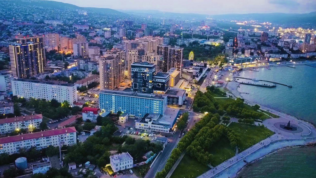 НОВОРОССИЙСК. БЕСПРЕДЕЛ В ГОРОДЕ. ПОЛУГОЛЫЕ РУСАЛКИ В МОРЕ. ЗИМА. А В ...