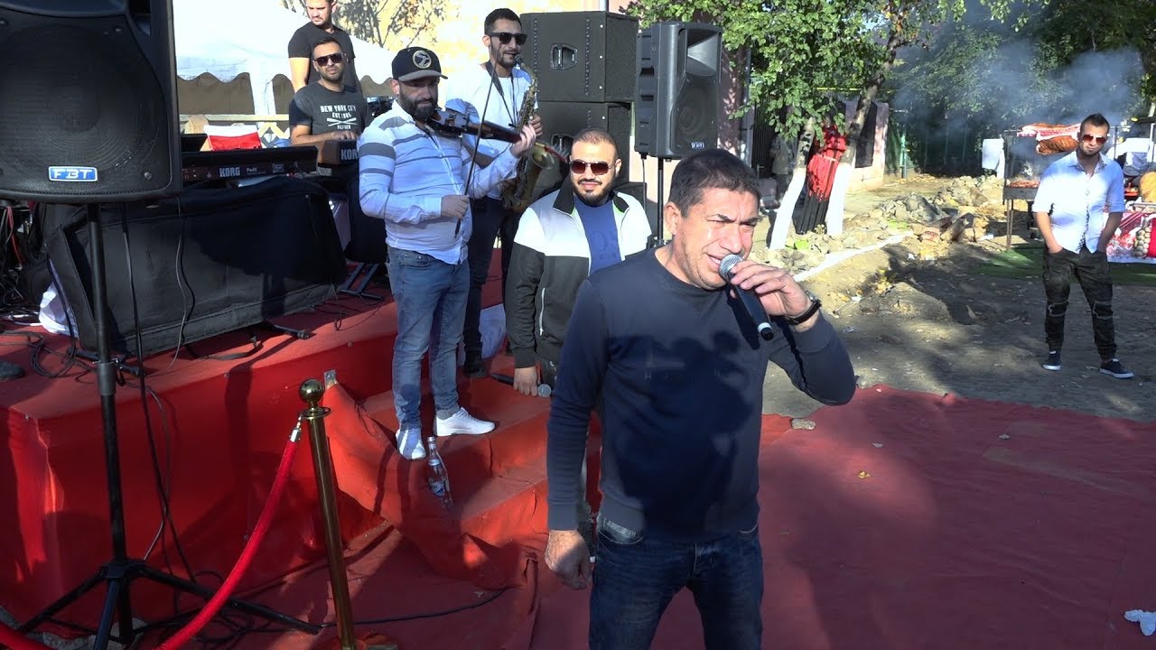 Stefan & Narcis de la Barbulesti - Sunt smecher de Romania (Sali ...