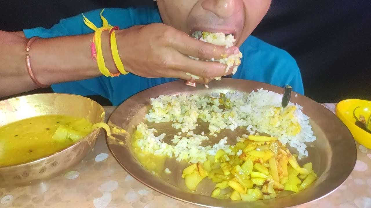 Today Lunch Daal Bhat With Potato Fry and Ol kobi - Eating Indian Food ...