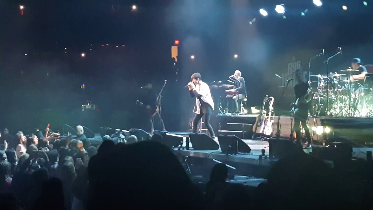 Shawn Mendes "Mercy" Live @JingleBash - YouTube