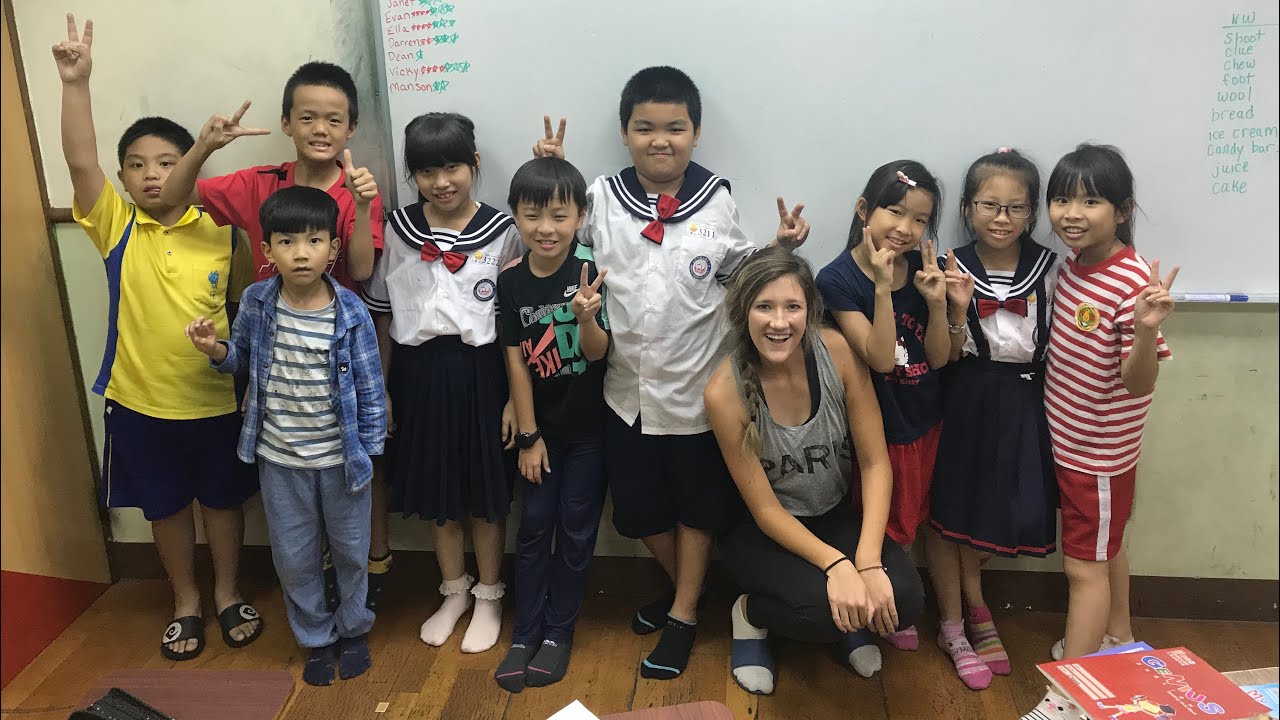 A Typical Day as an English Teacher in Taiwan - YouTube