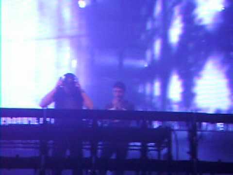 Filo & Peri live in Edmonton Canada