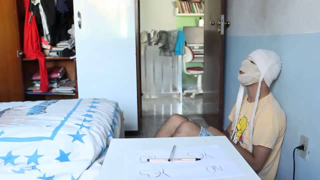 Charlie Charlie cade você satanás? - YouTube