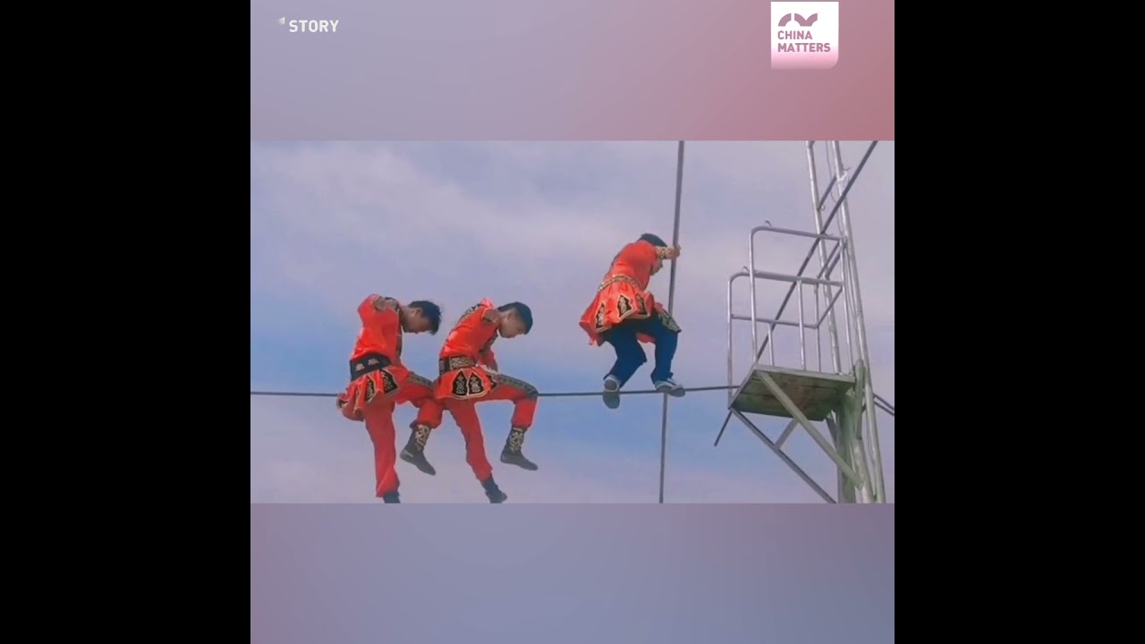 Crazy acrobatic performance! - YouTube