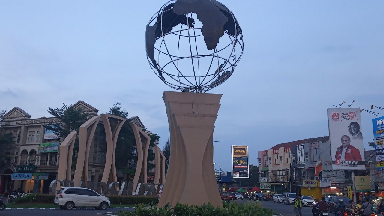 Tugu Bola Dunia galaxy Bekasi - YouTube