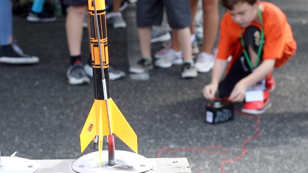 Kids at Challenger Learning Center leap into the beyond, learn about ...