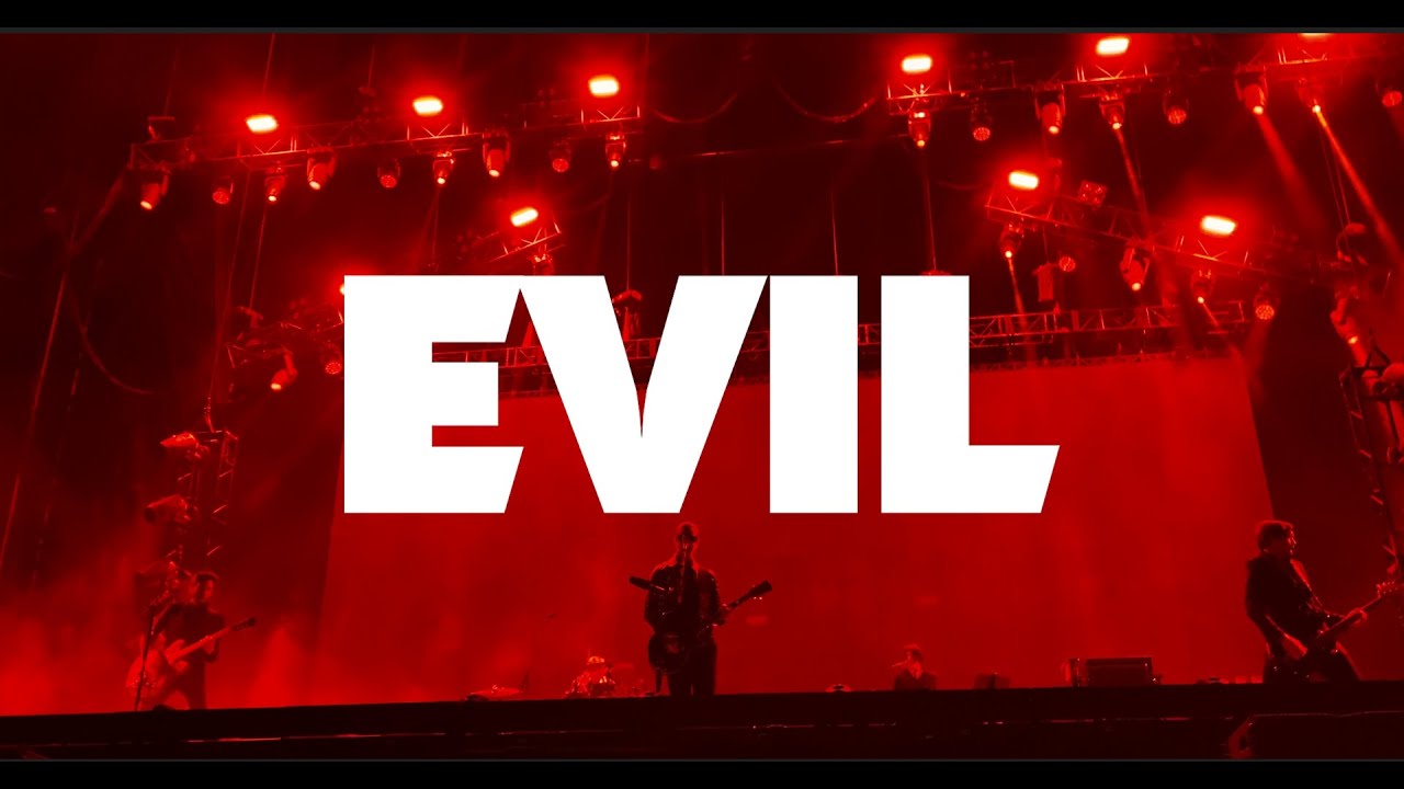 Interpol - Evil Live (The World is a Vampire 2023, CDMX) - YouTube