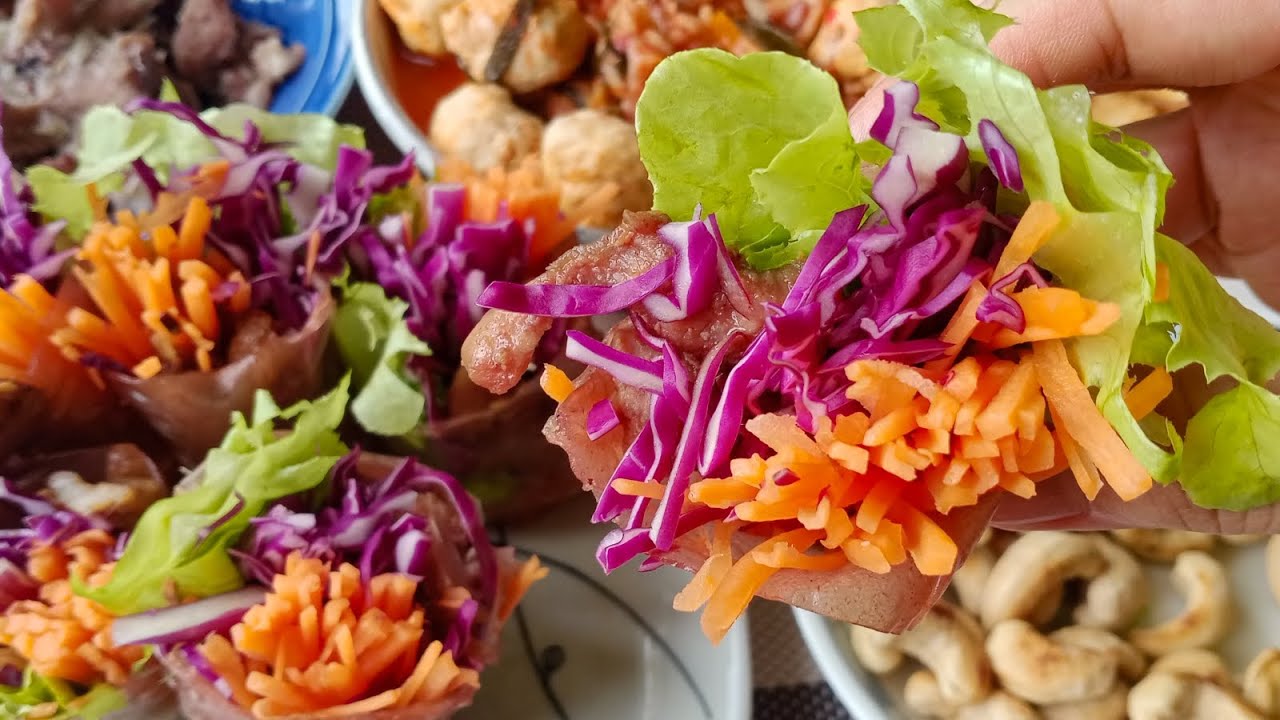 Multi colored food อาหารหลากหลายสี - YouTube