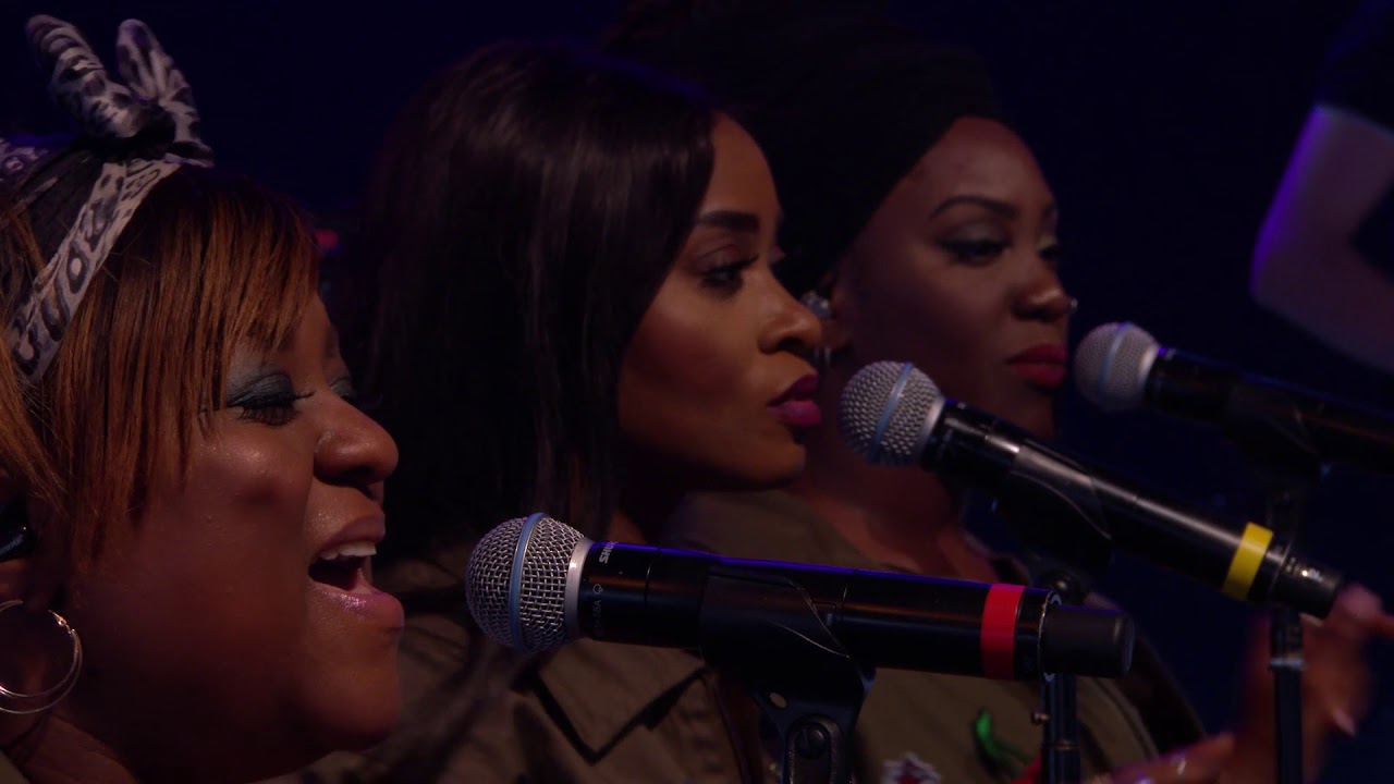 Louise performing 2 Faced live at The Isle of Wight Festival 2018 - YouTube