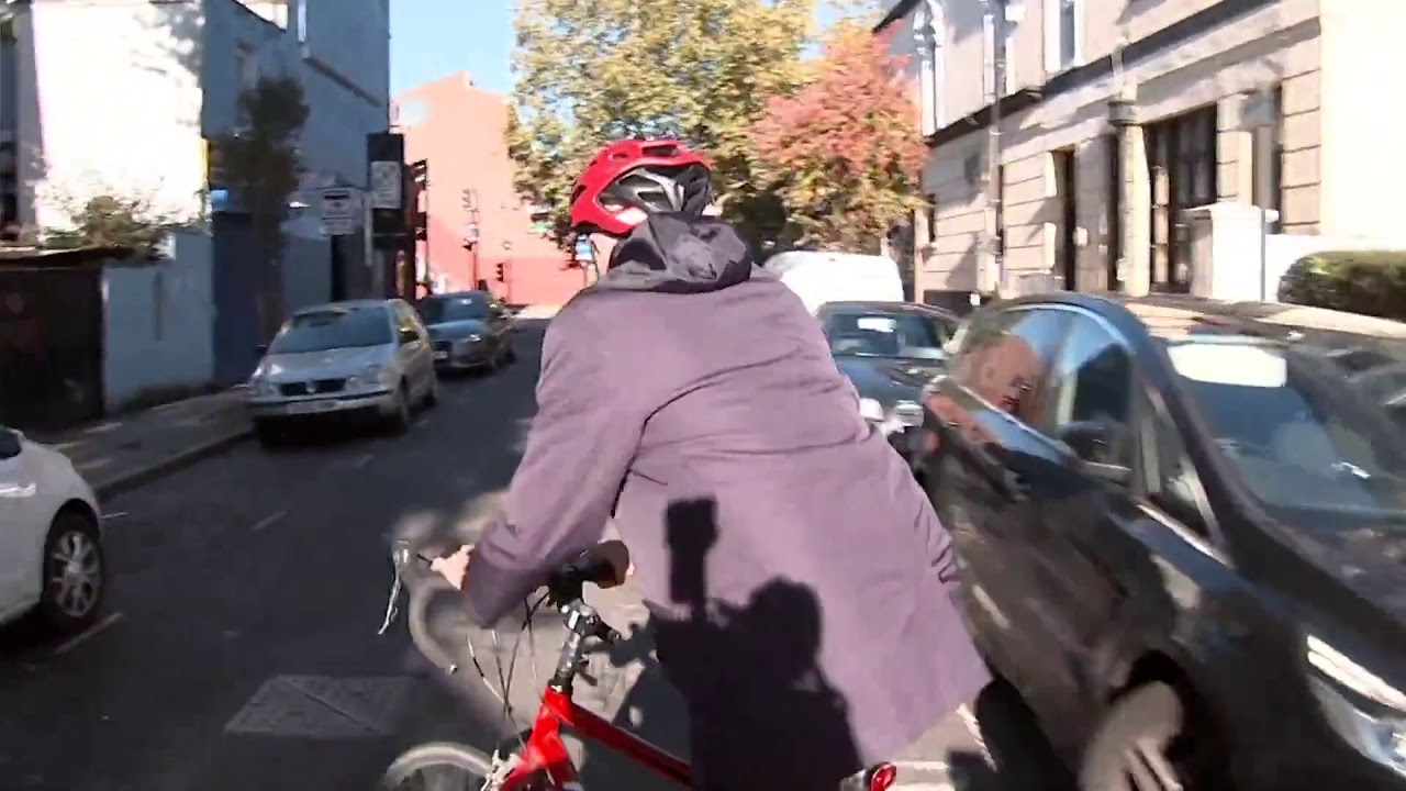 Jeremy Corbyn caught performing an illegal left turn on his bike - YouTube