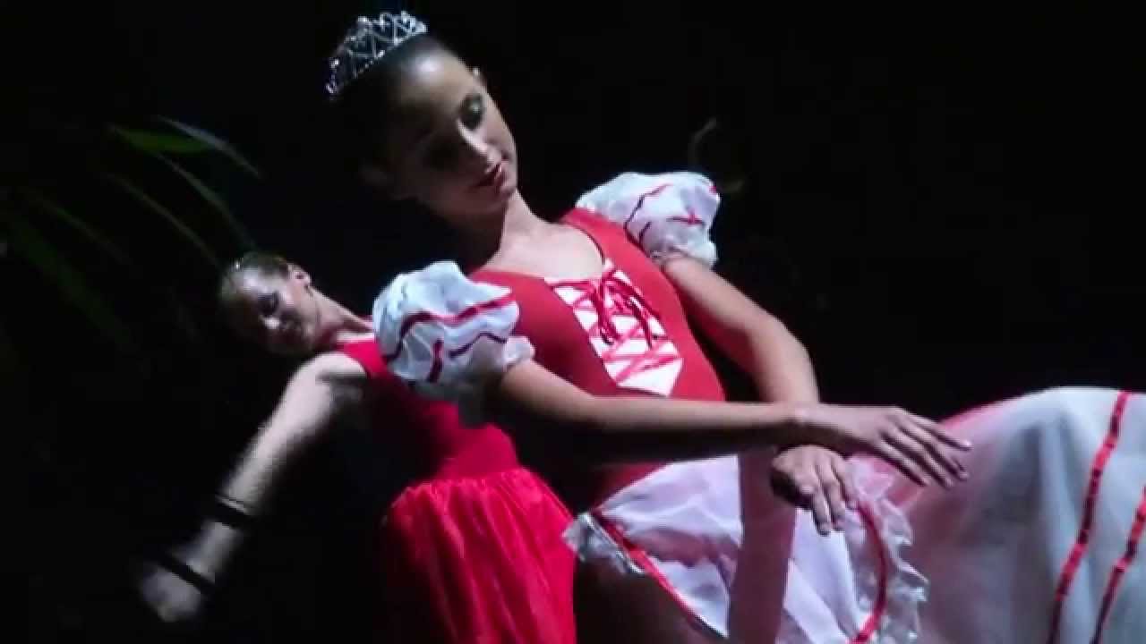 Emcea (2012) - Dança 02 - YouTube