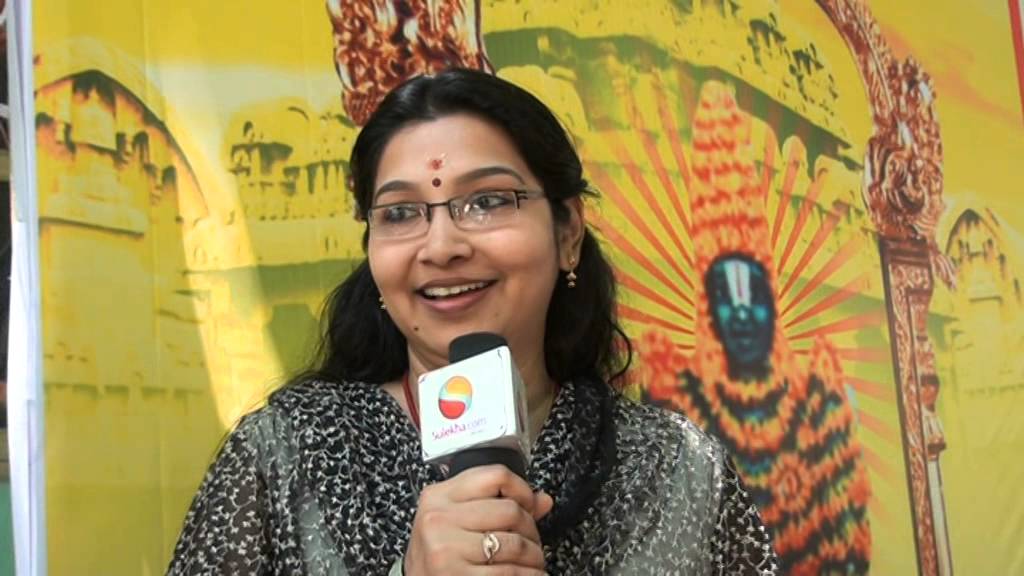 Singer Vinitha at - YouTube