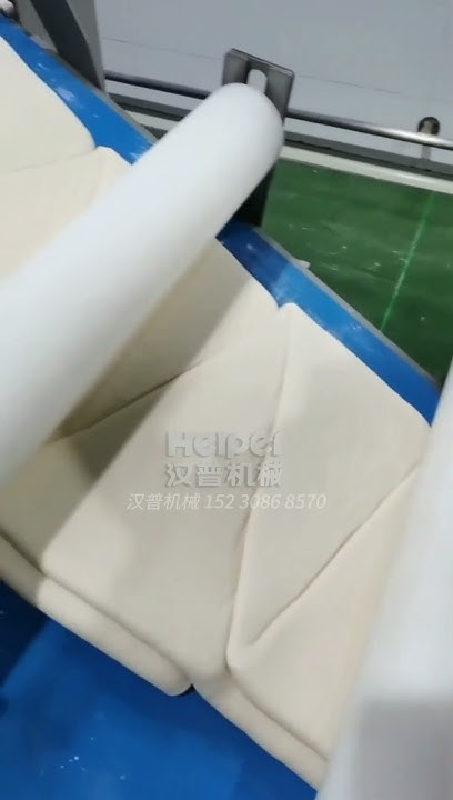 Laminating machine Rolled dough 摆叠机+打卷 #machine #noodlemachine #noodles ... Laminating machine Rolled dough 摆叠机+打卷 #machine #noodlemachine #noodles ...