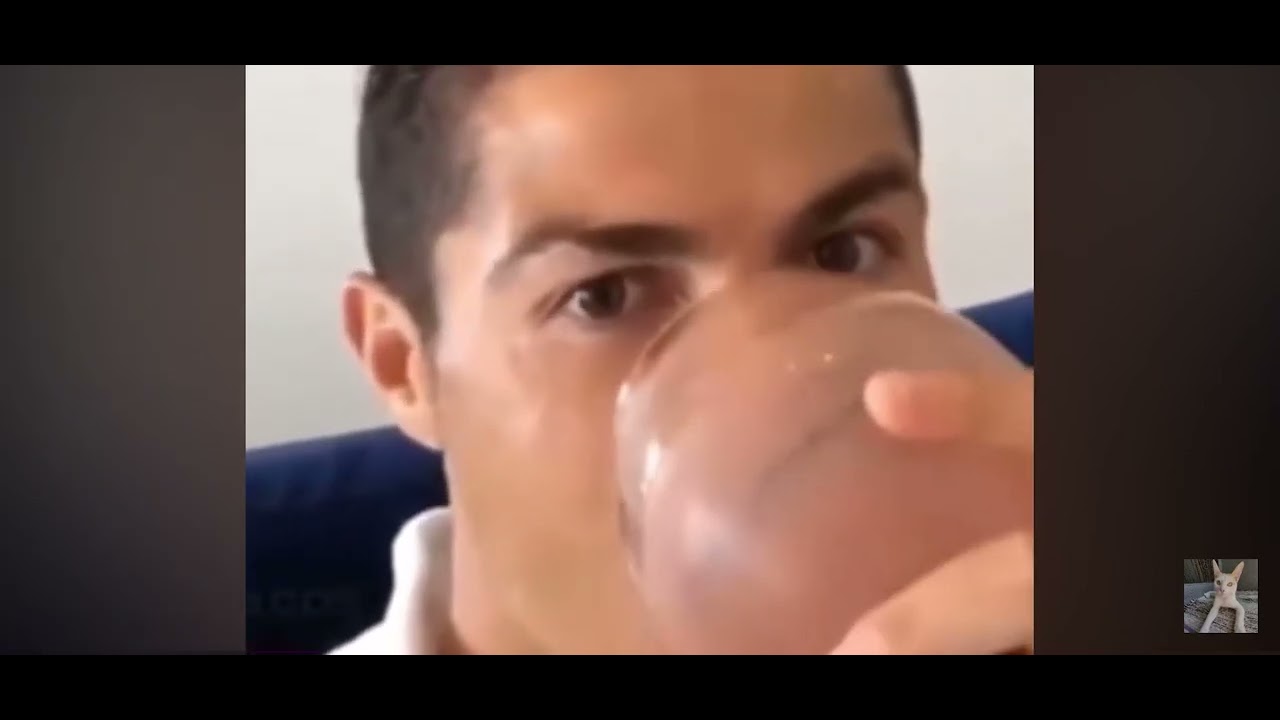 Ronaldo drinking smoothie - YouTube