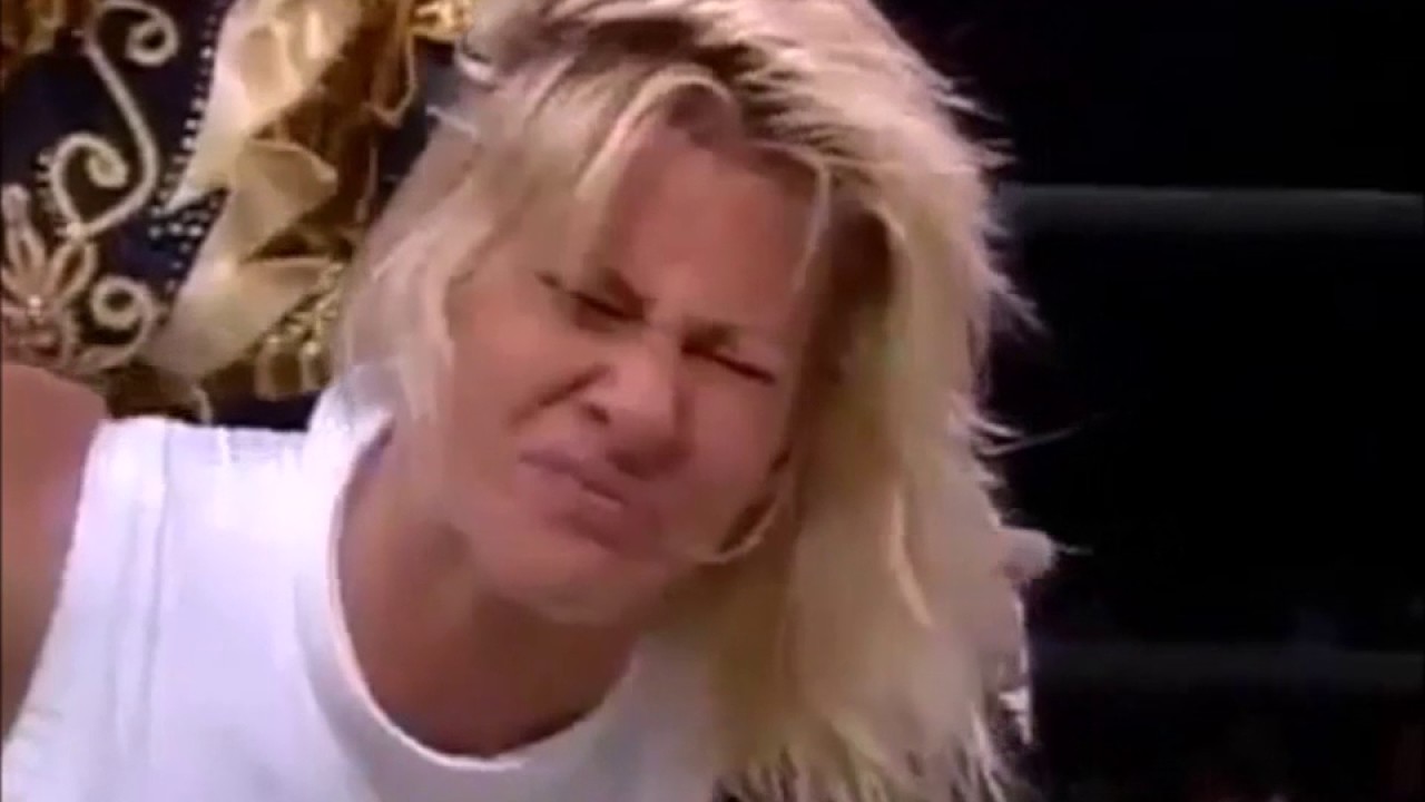 Bull Nakano vs Paige- Inverted Scorpion Death Lock *Re-Uploaded* - YouTube