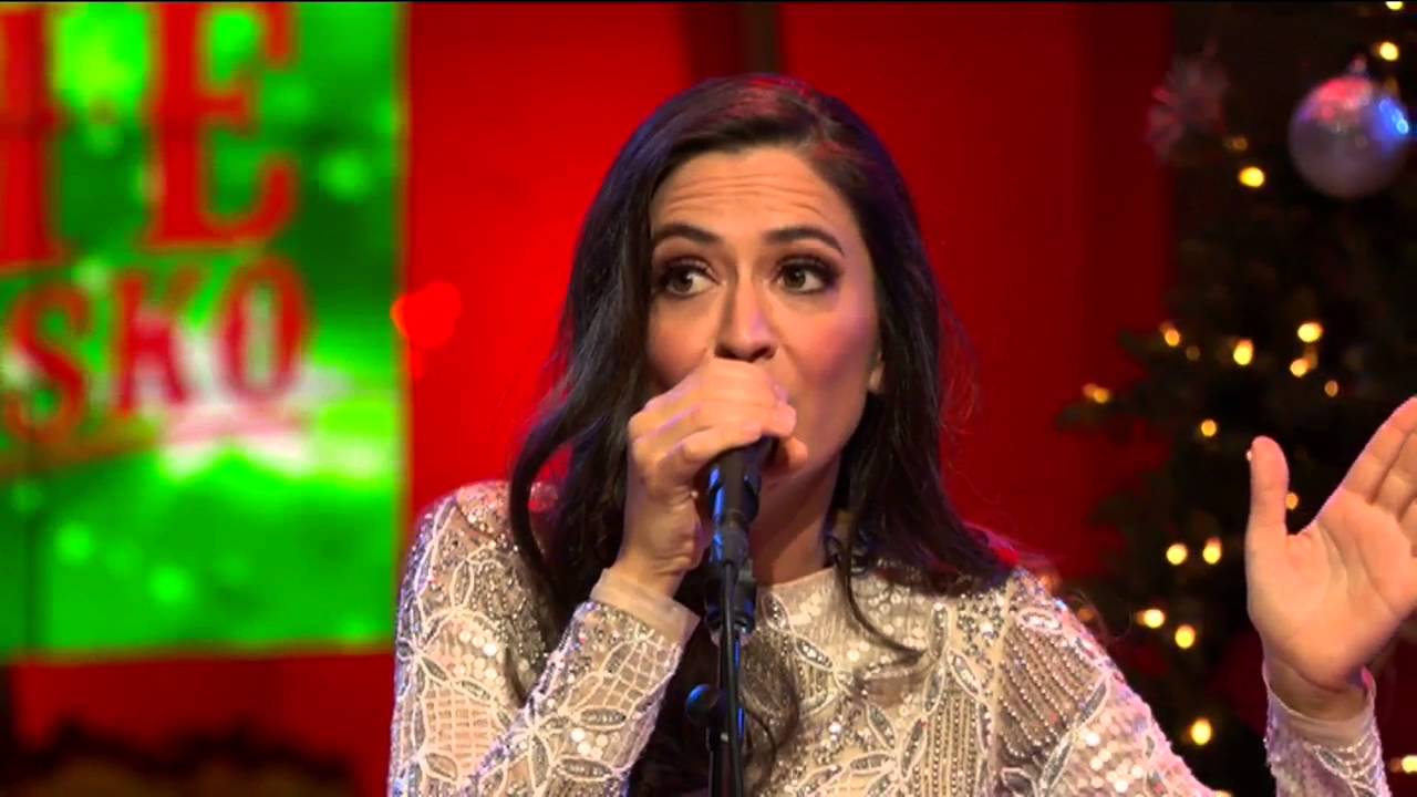 Annie Bosko performs her single 'Christmas Prayer' on Good Day LA - YouTube