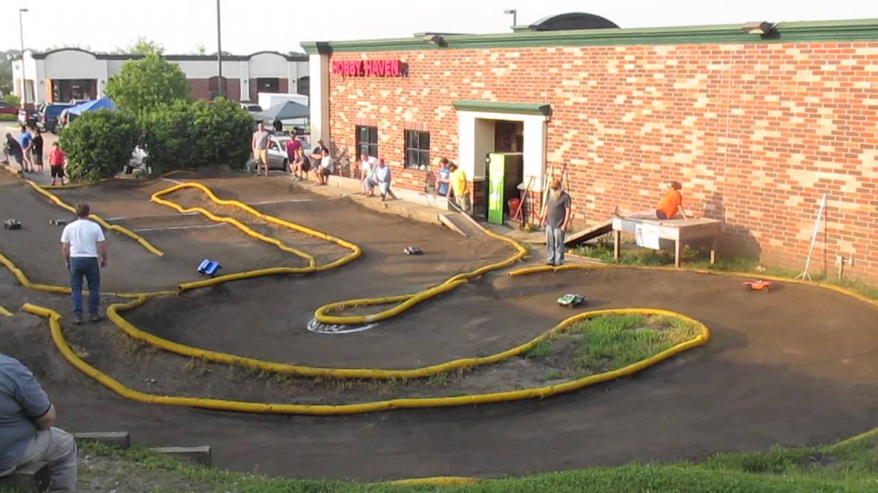 RC racing at HOBBY HAVEN on 7/9/14 - YouTube