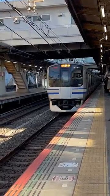 e217系千葉駅入線シーン！Y-140＋Y-42#e217系 #総武快速線 #千葉駅 #jr東日本 - YouTube
