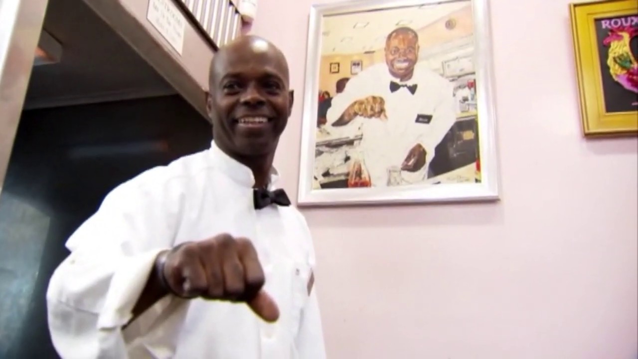 New Orleans' Camellia Grill Featuring Marvin Day - YouTube