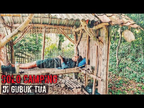 solo camping hujan deras,di gubuk tua dan memasak jamur langka